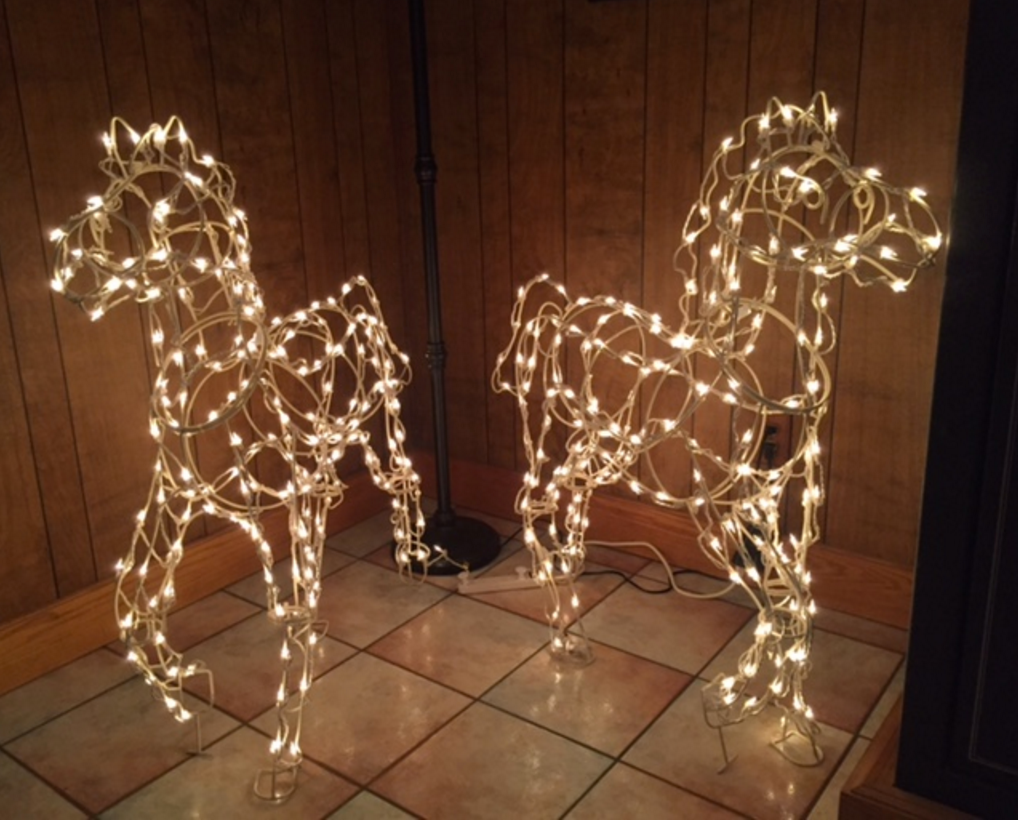 Get This Look: Lighting up Wire Frame Horses – Christmas Light Source