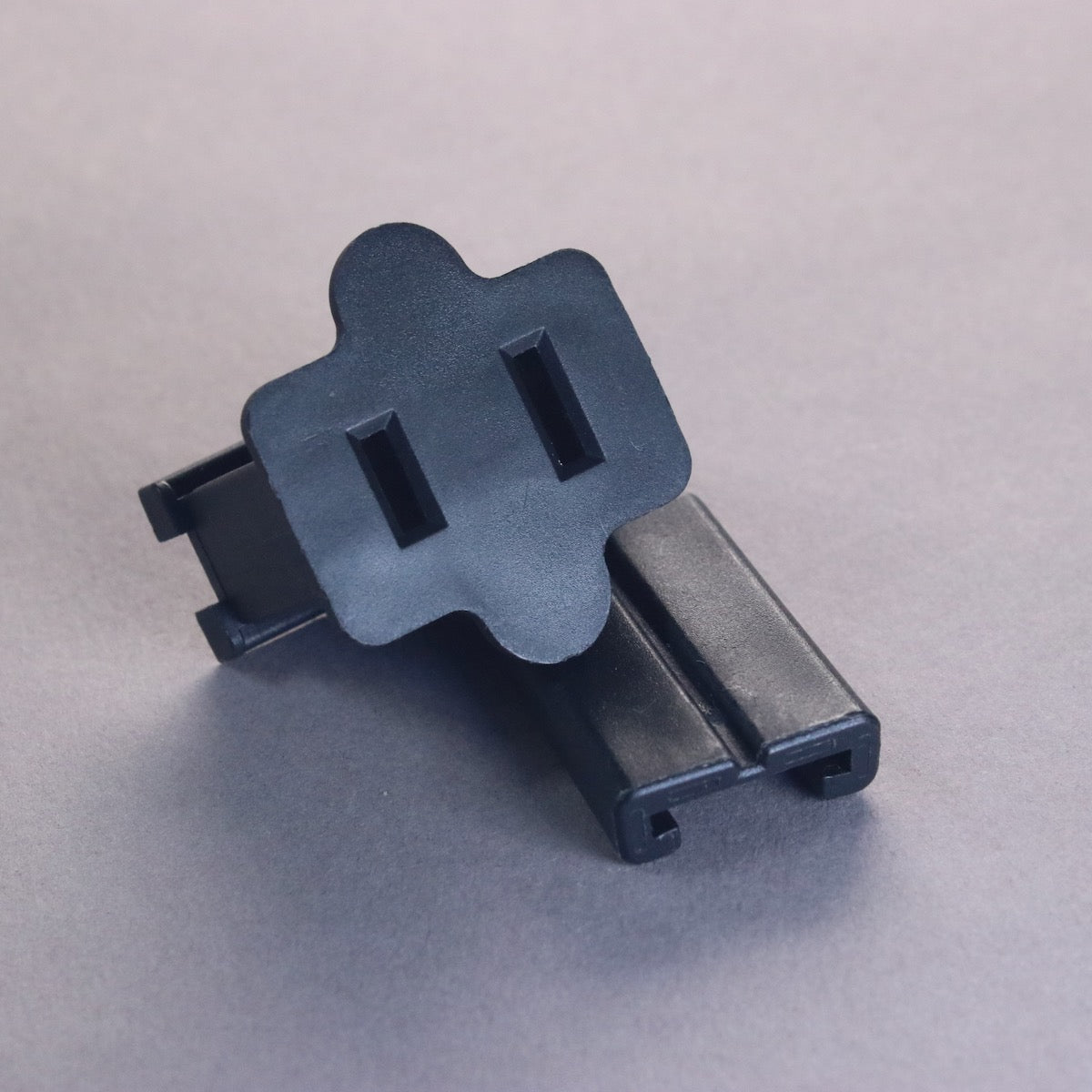 Female Gilbert Plug Black SPT-2 – Christmas Light Source