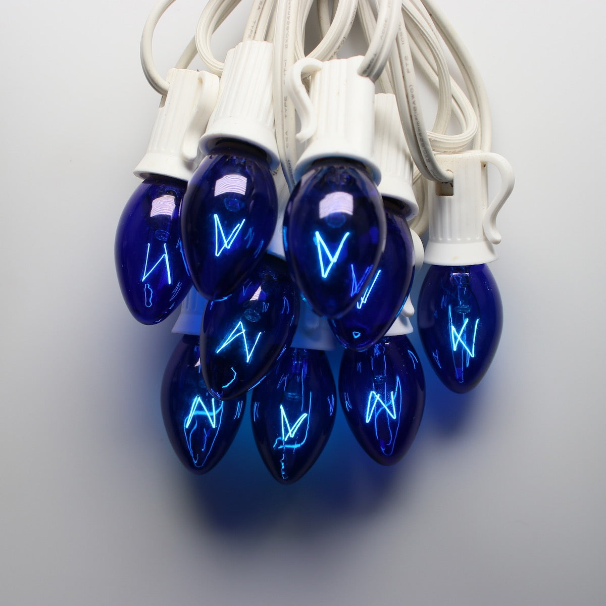 C7 Blue Glass Bulbs E12 Bases (25 Pack) – Christmas Light Source