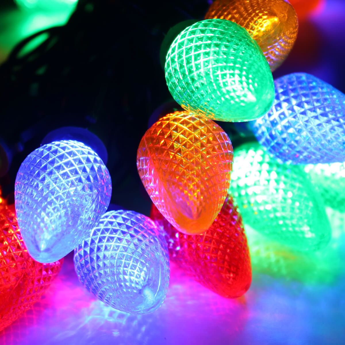 25-light C7 Multicolor LED Christmas Lights, 8" Spacing Green Wire ...